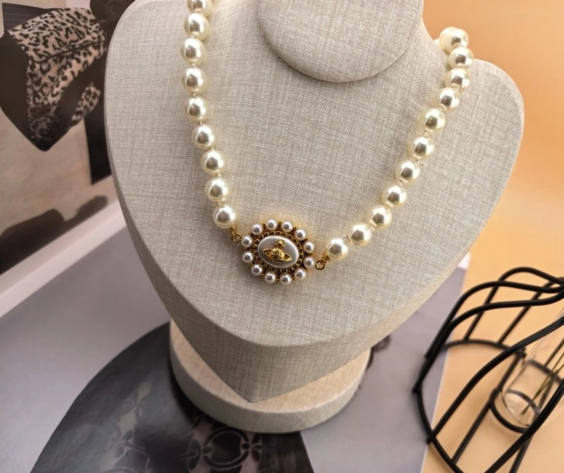 Precise copy Vivienne Westwood Necklaces