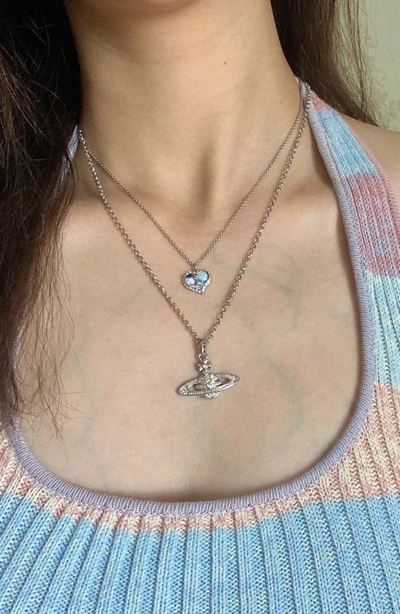 Low-cost Vivienne Westwood Necklaces