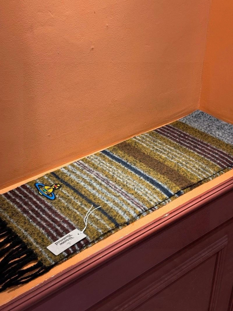 Bargain Vivienne Westwood Scarf