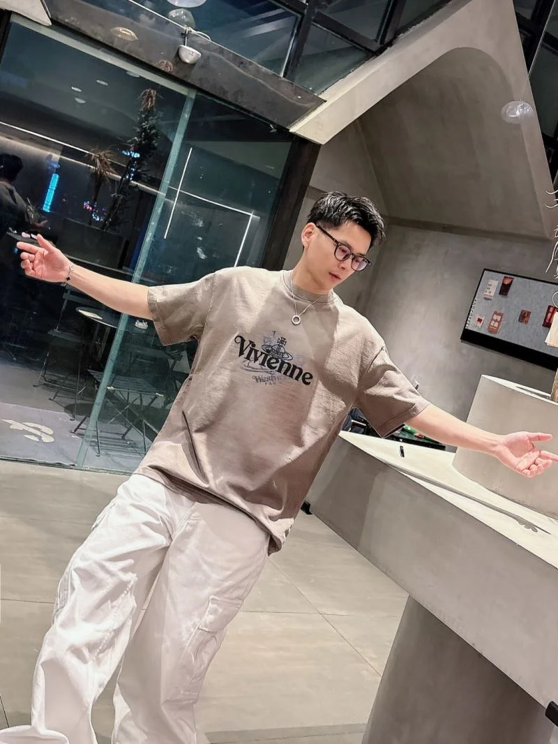Low-cost Vivienne Westwood T-Shirts