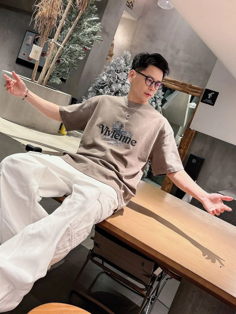 Low-cost Vivienne Westwood T-Shirts