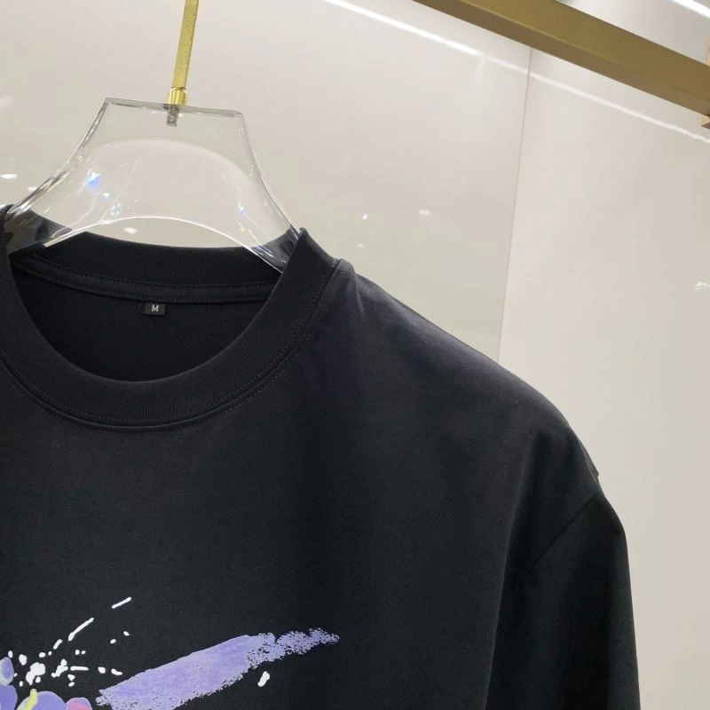 Bargain Vivienne Westwood T-Shirts