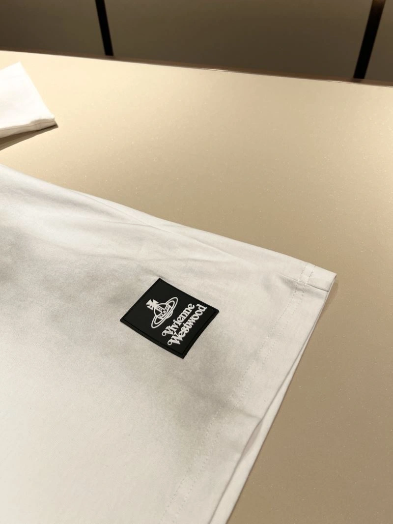 Bargain Vivienne Westwood T-Shirts