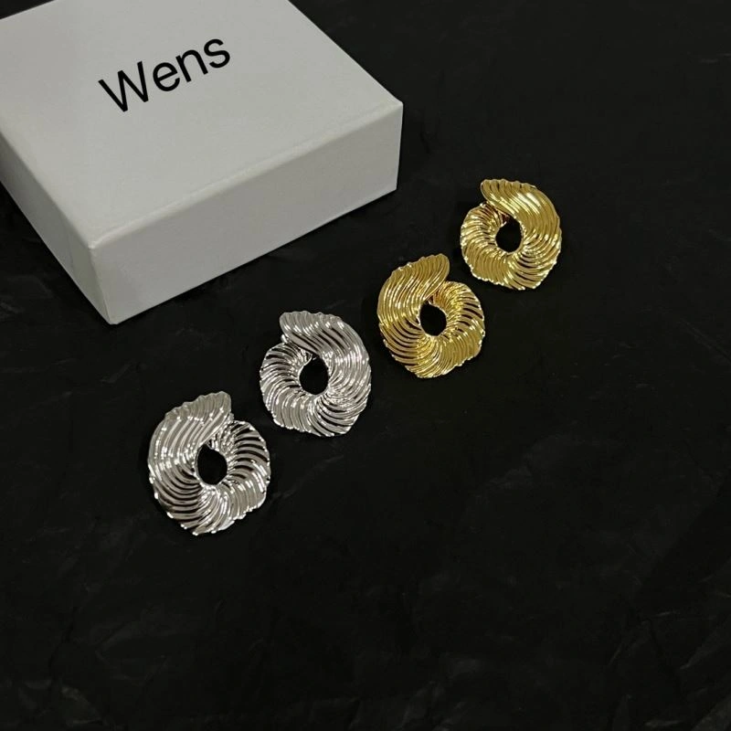 Indistinguishable Wens Earrings