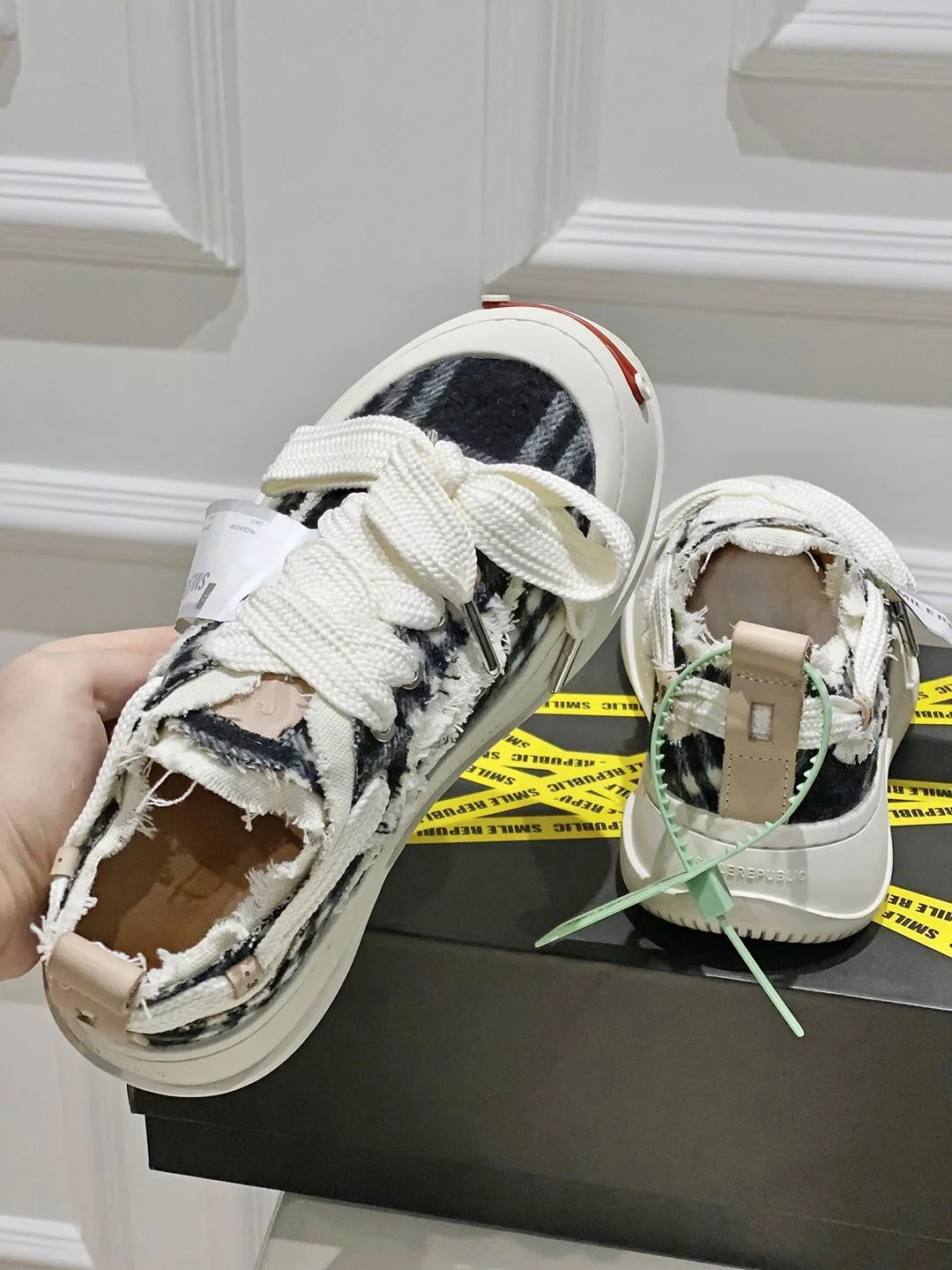 Value-priced Xvessel Shoes