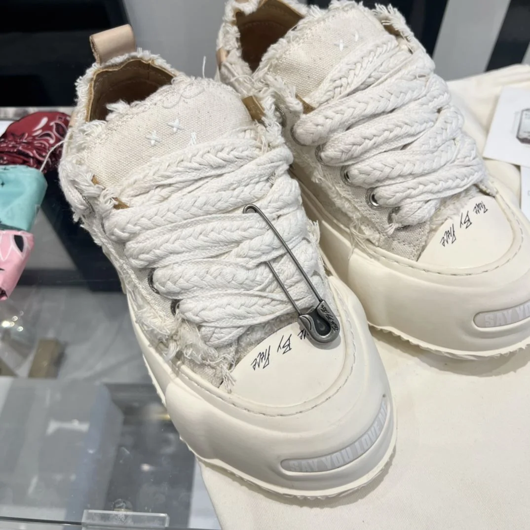 High fidelity Xvessel Shoes