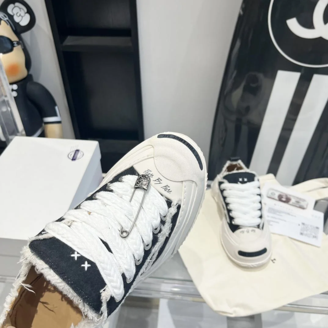 1:1 copy Xvessel Shoes