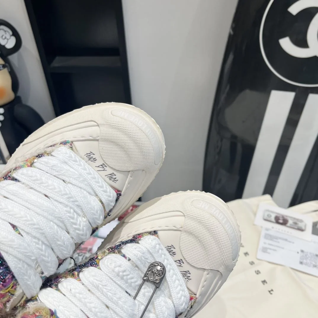 Exact replica Xvessel Shoes