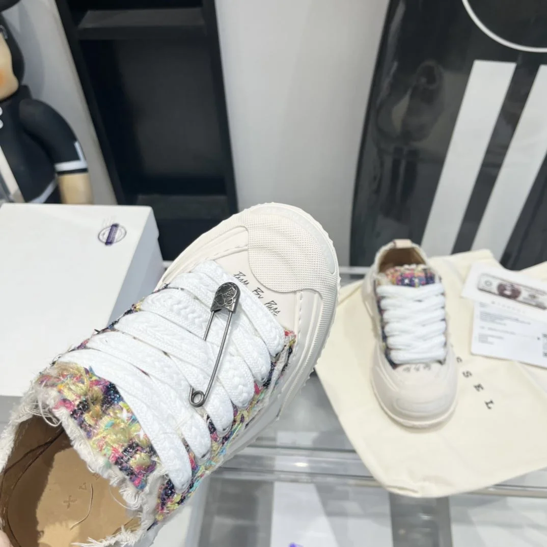 Exact replica Xvessel Shoes