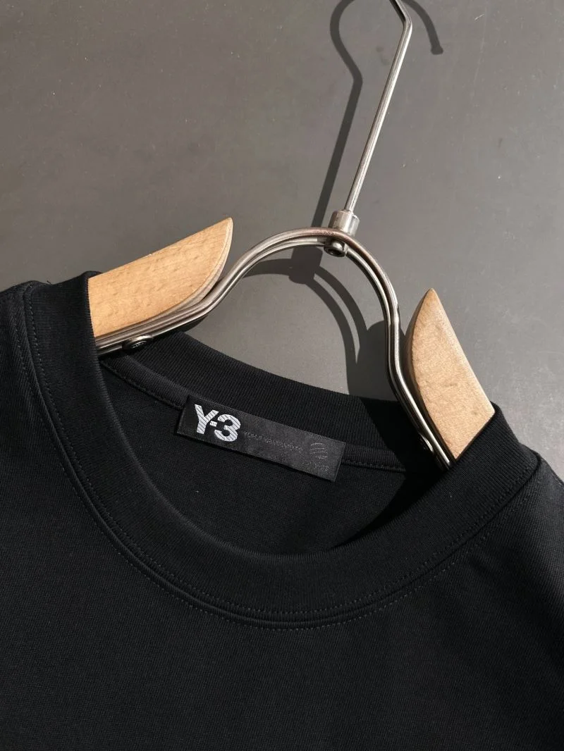 Accurate model Y-3 T-Shirts