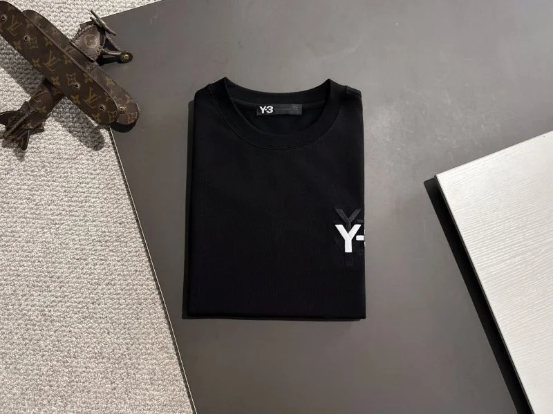 Accurate model Y-3 T-Shirts