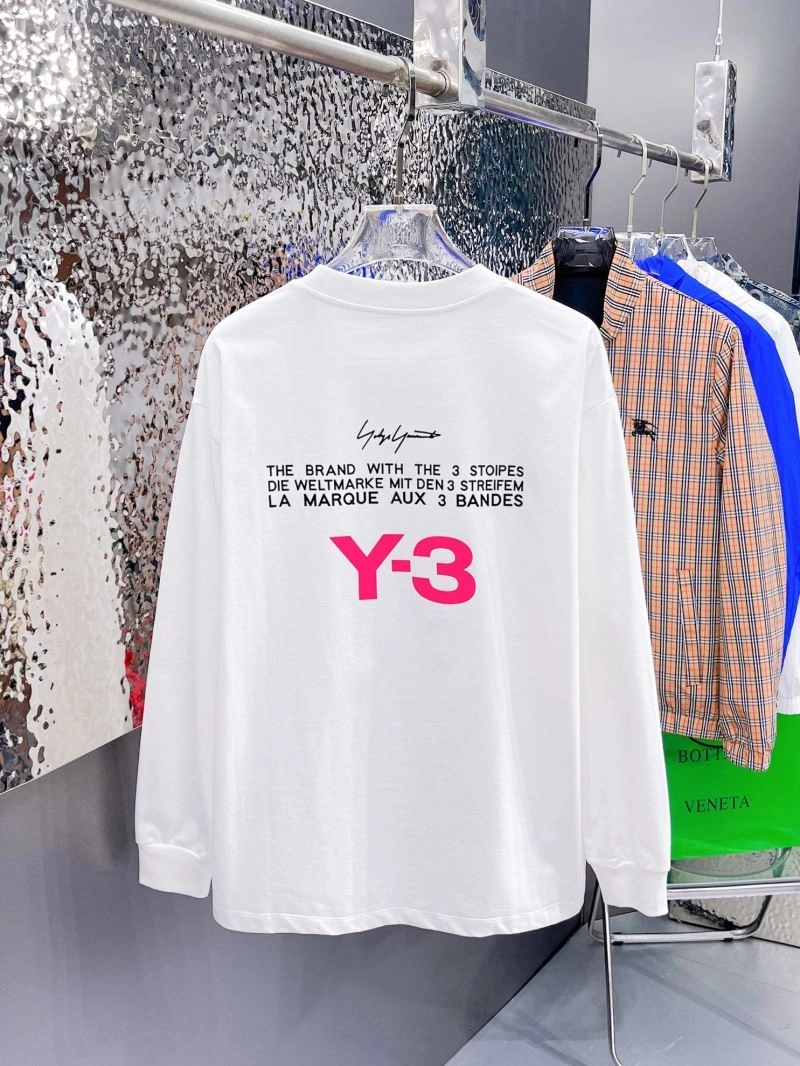 Exact replica Y-3 T-Shirts