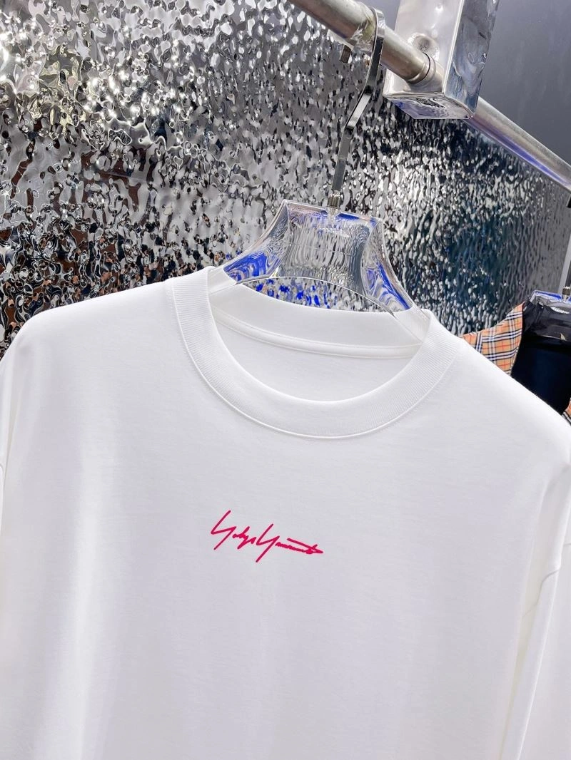 Exact replica Y-3 T-Shirts