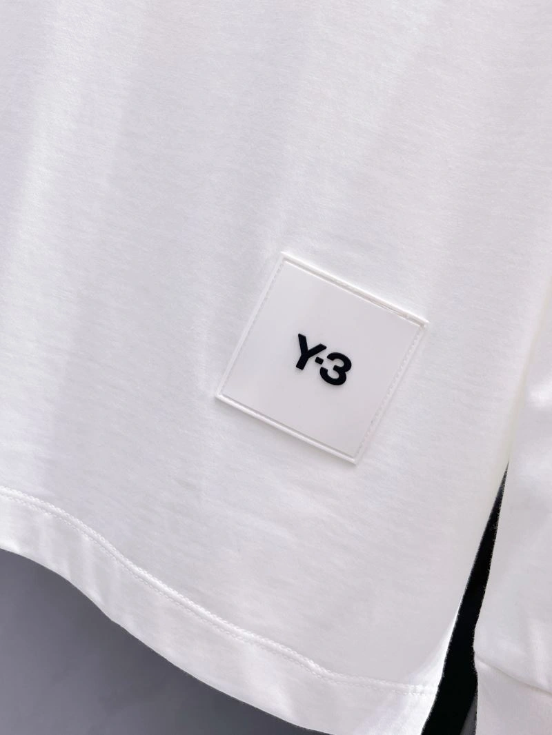 Exact replica Y-3 T-Shirts