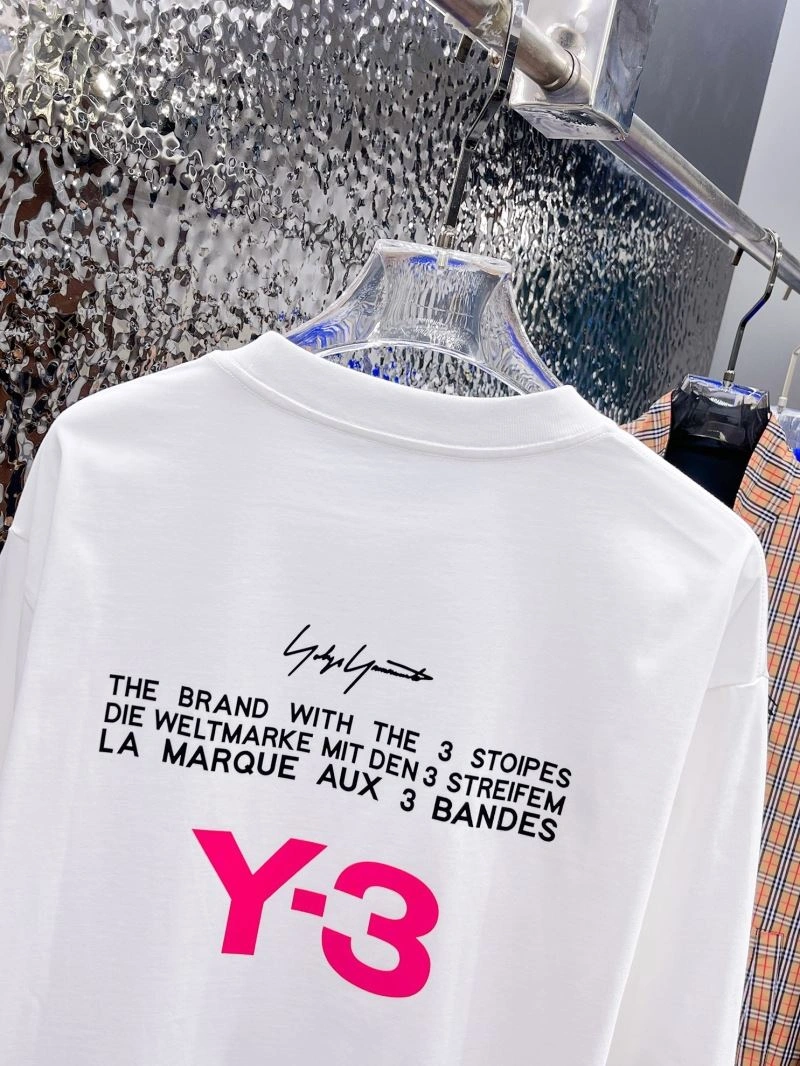Exact replica Y-3 T-Shirts