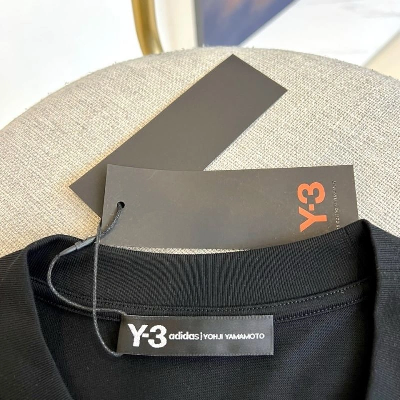 Exact replica Y-3 T-Shirts