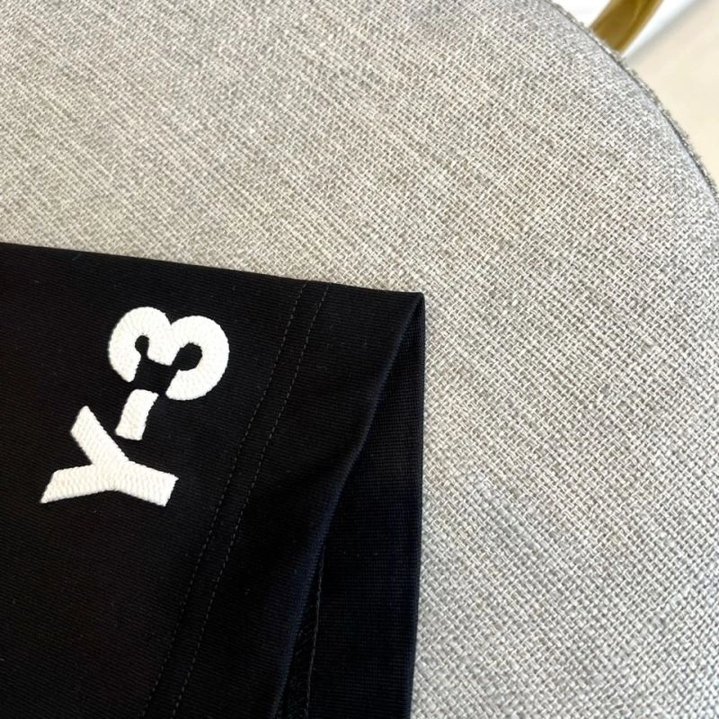 Exact replica Y-3 T-Shirts