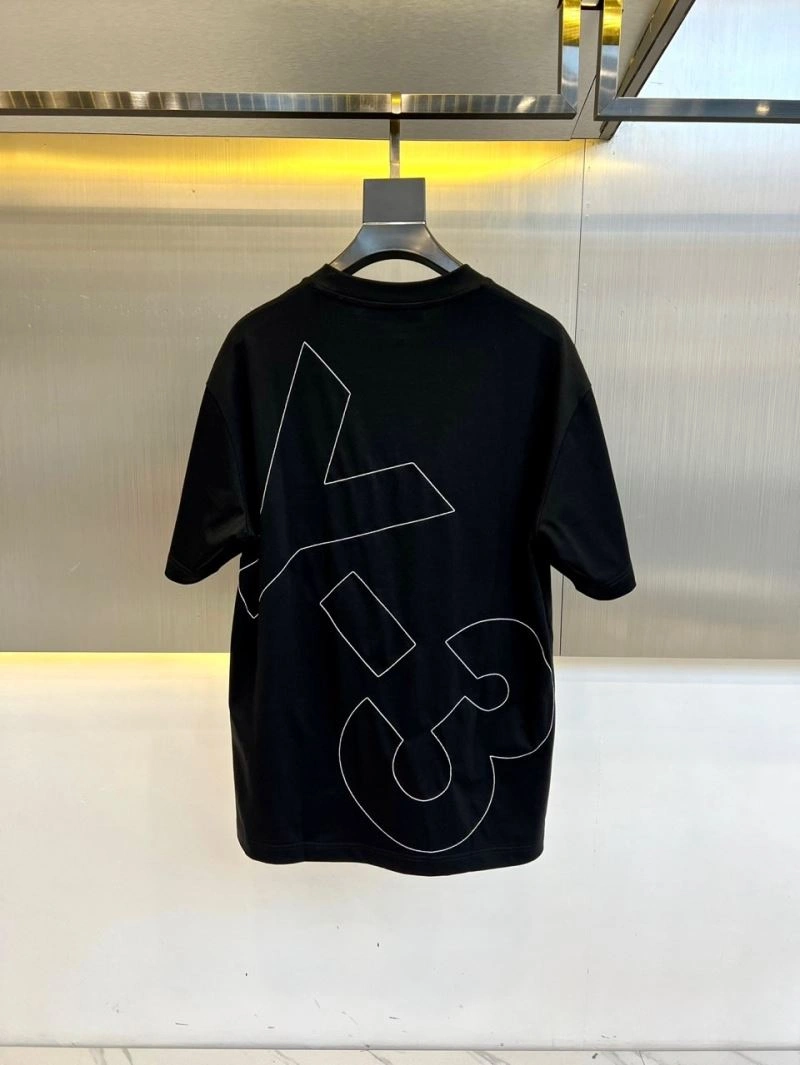 Exact replica Y-3 T-Shirts