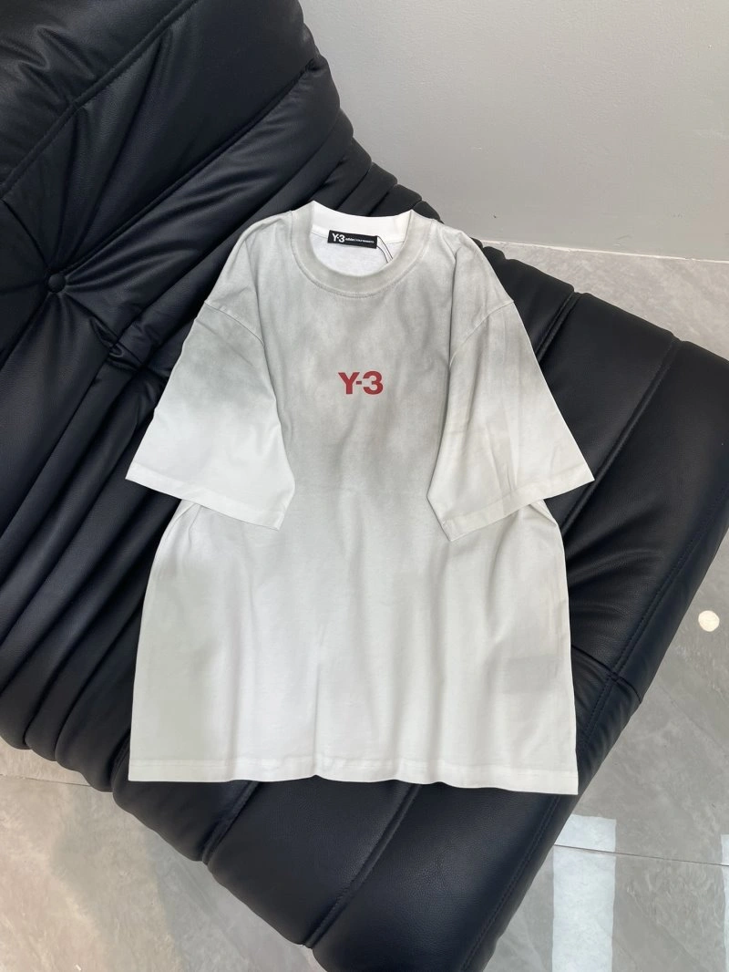 Exact replica Y-3 T-Shirts