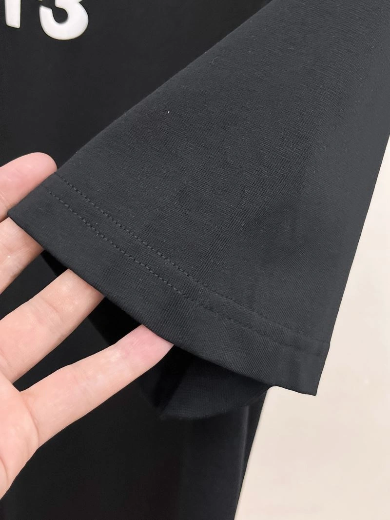 Accurate model Y-3 T-Shirts