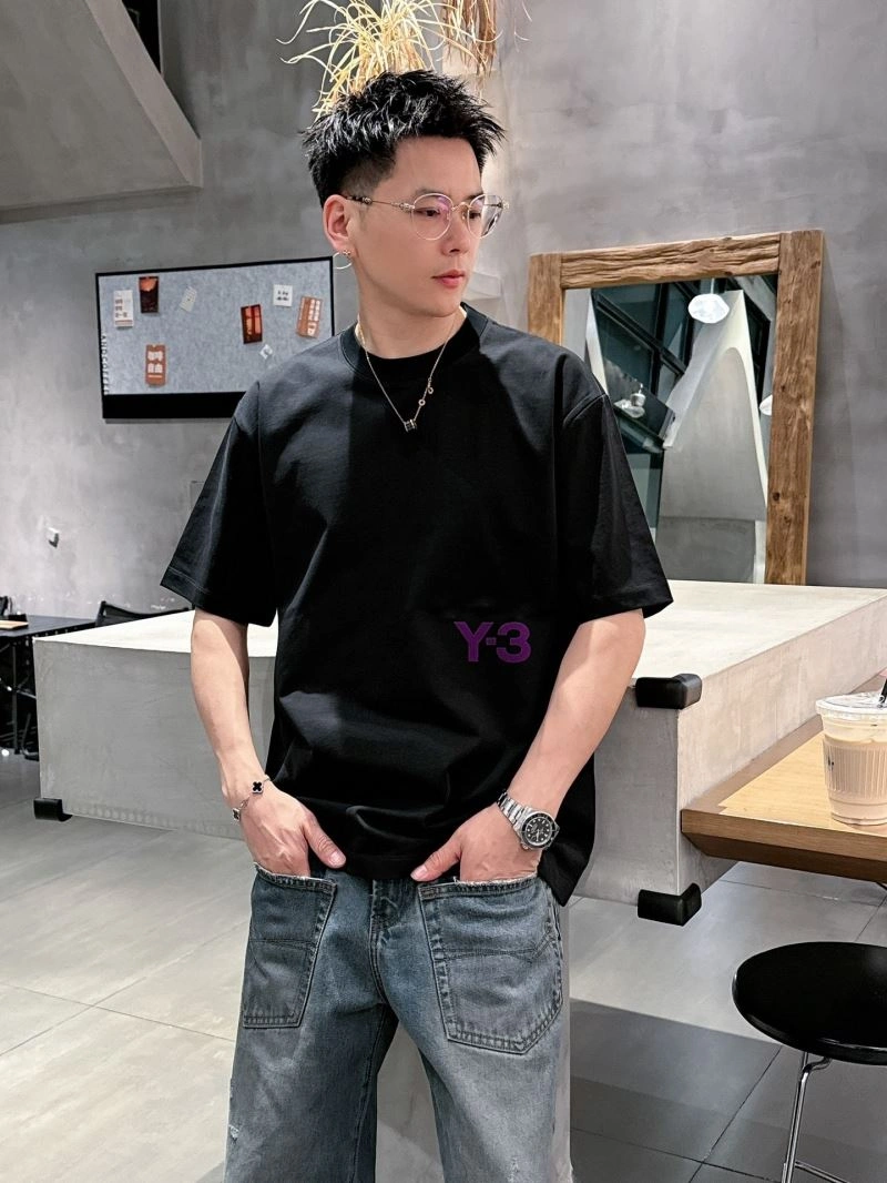 Low-cost Y-3 T-Shirts