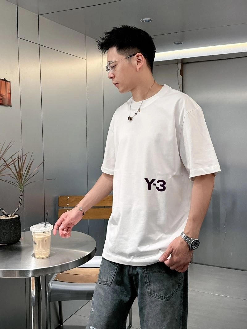 Exact replica Y-3 T-Shirts