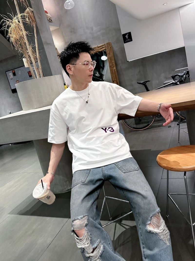 Exact replica Y-3 T-Shirts