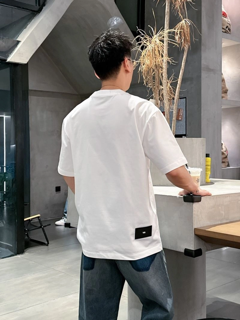 Exact replica Y-3 T-Shirts