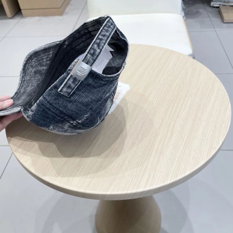 Cut-rate YSL Caps