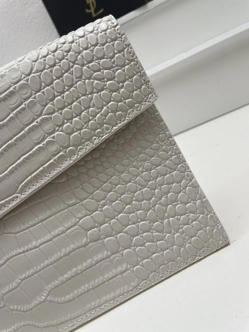 Cut-rate YSL Clutch Bags