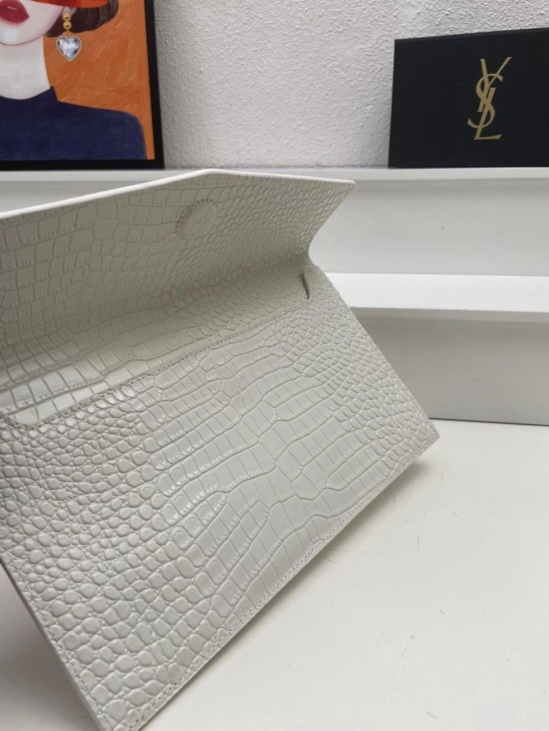 Cut-rate YSL Clutch Bags