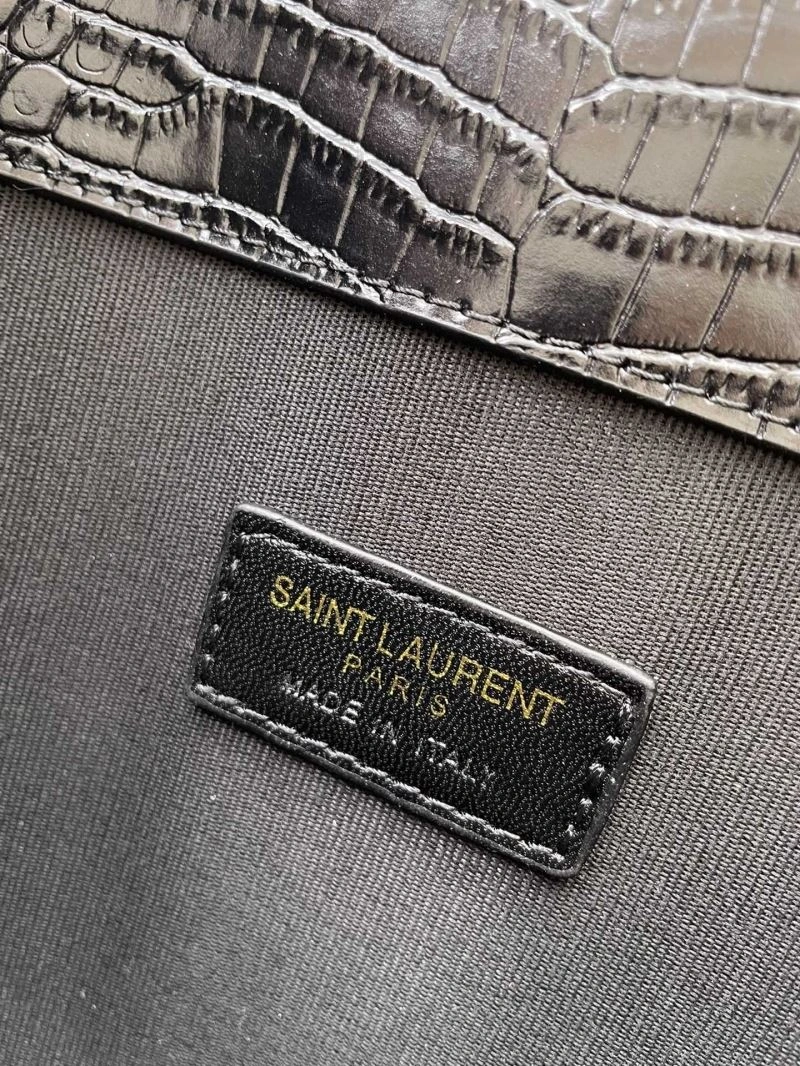 Cut-rate YSL Clutch Bags