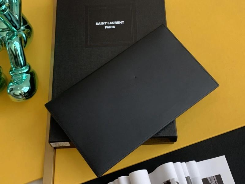 Bargain YSL Clutch Bags