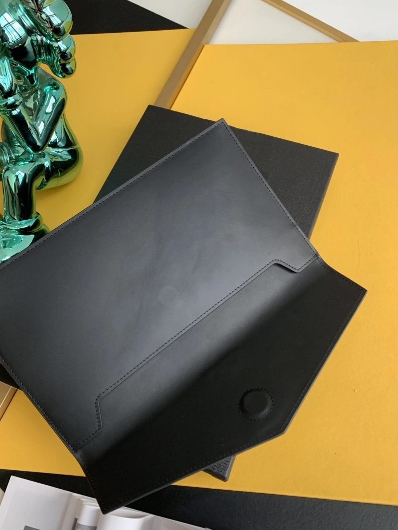 Bargain YSL Clutch Bags
