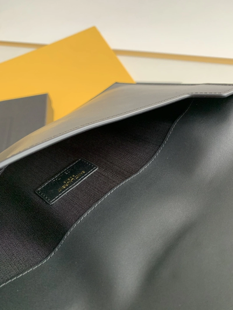 Bargain YSL Clutch Bags