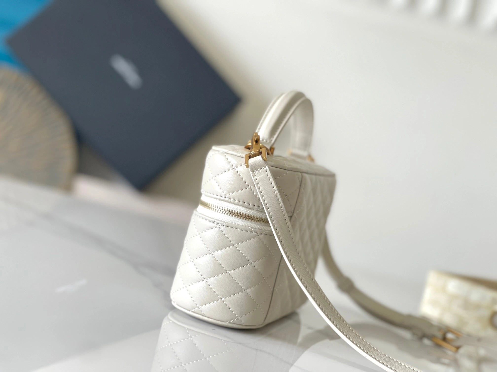 Top mirror YSL Cosmetic Bags