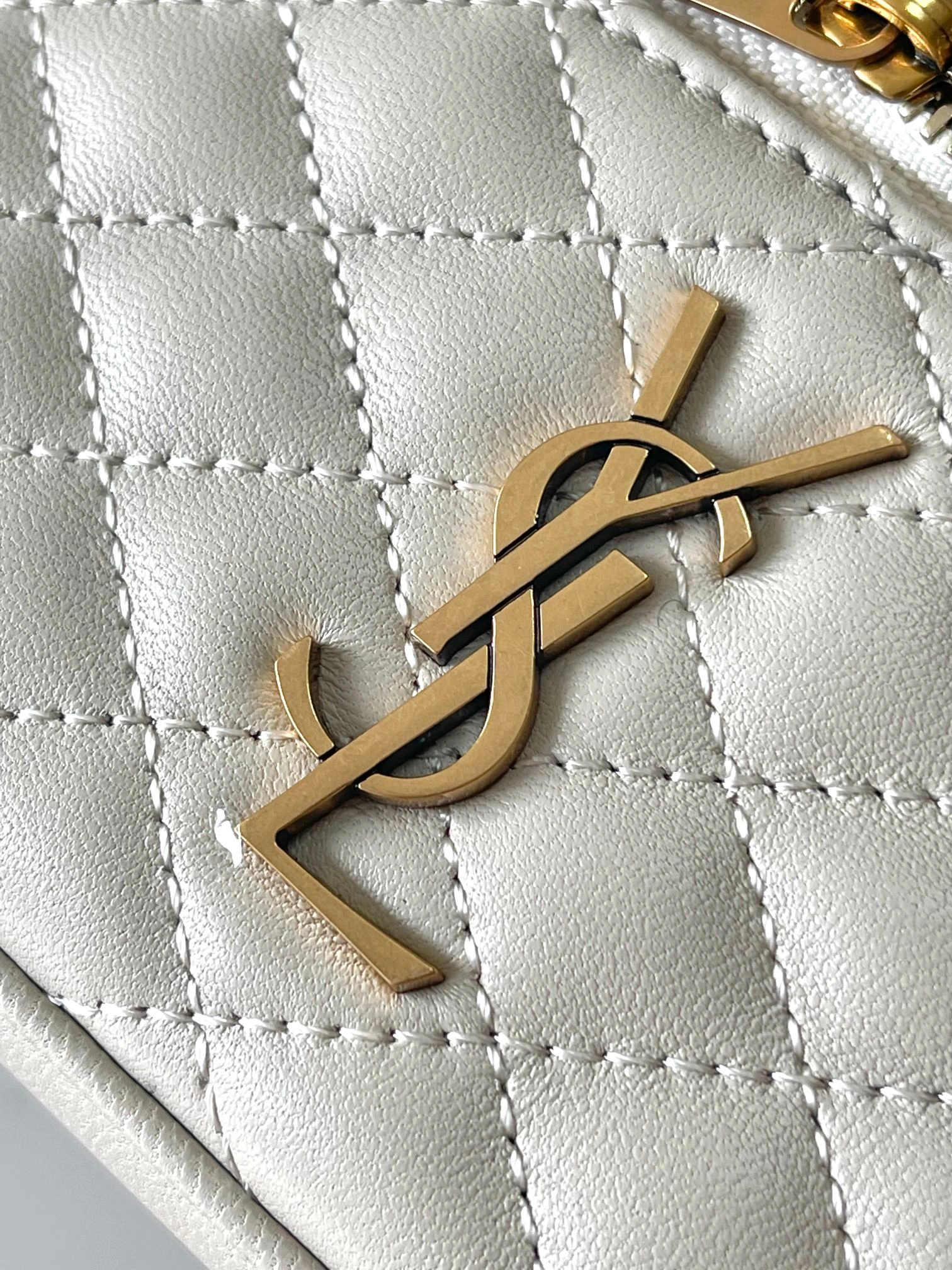 Top mirror YSL Cosmetic Bags