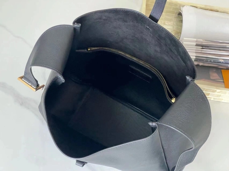 Low-cost YSL Hobo Bags