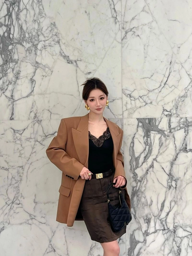 Cut-rate YSL Hobo Bags