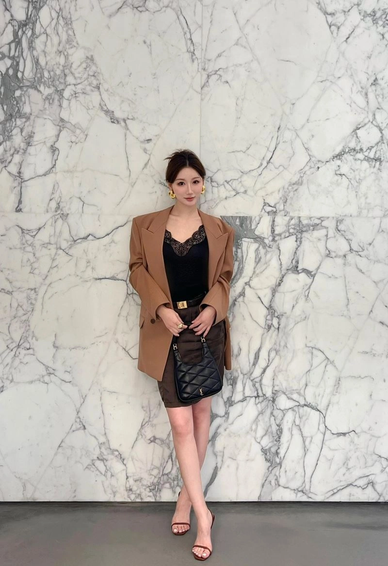 Cut-rate YSL Hobo Bags