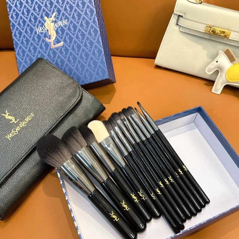 Cut-rate YSL Makeup Brushe