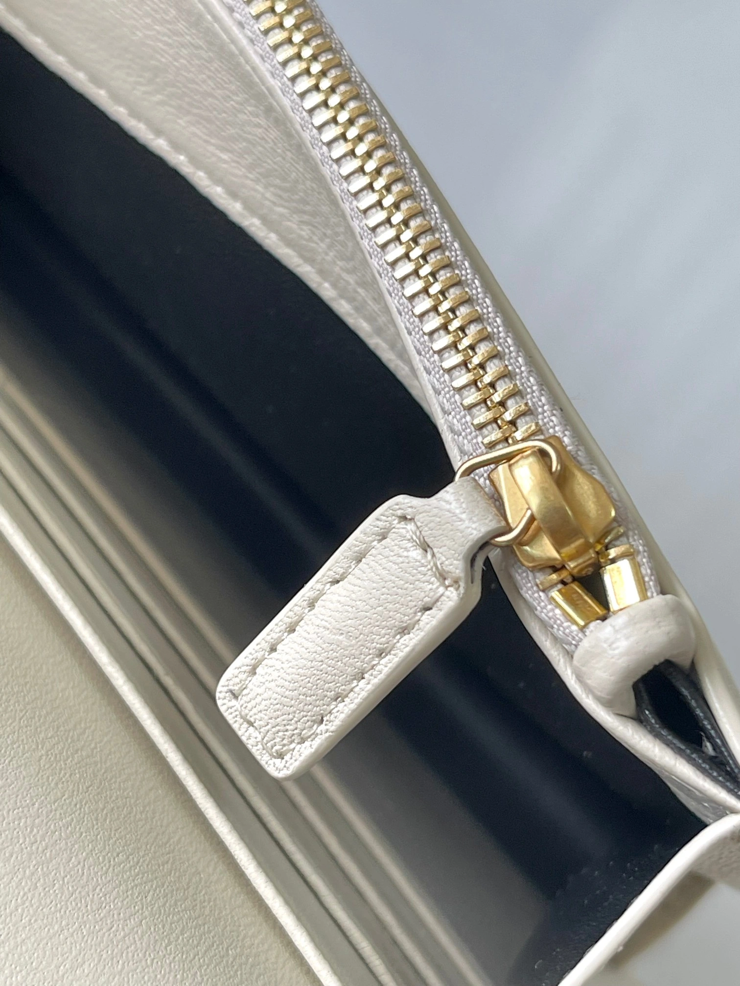 Cut-rate YSL Satchel Bags