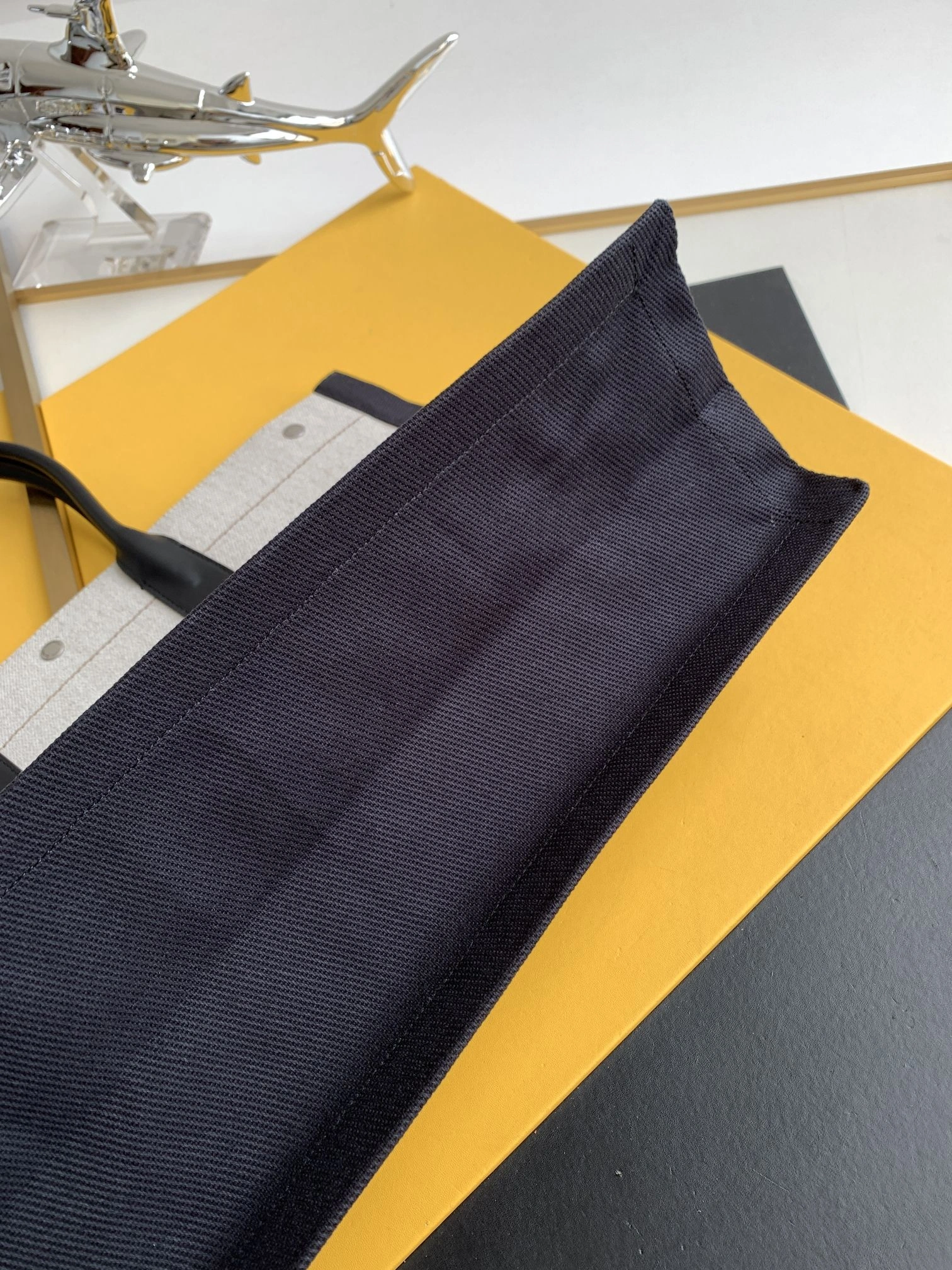 Inexpensive YSL Shopping Bags