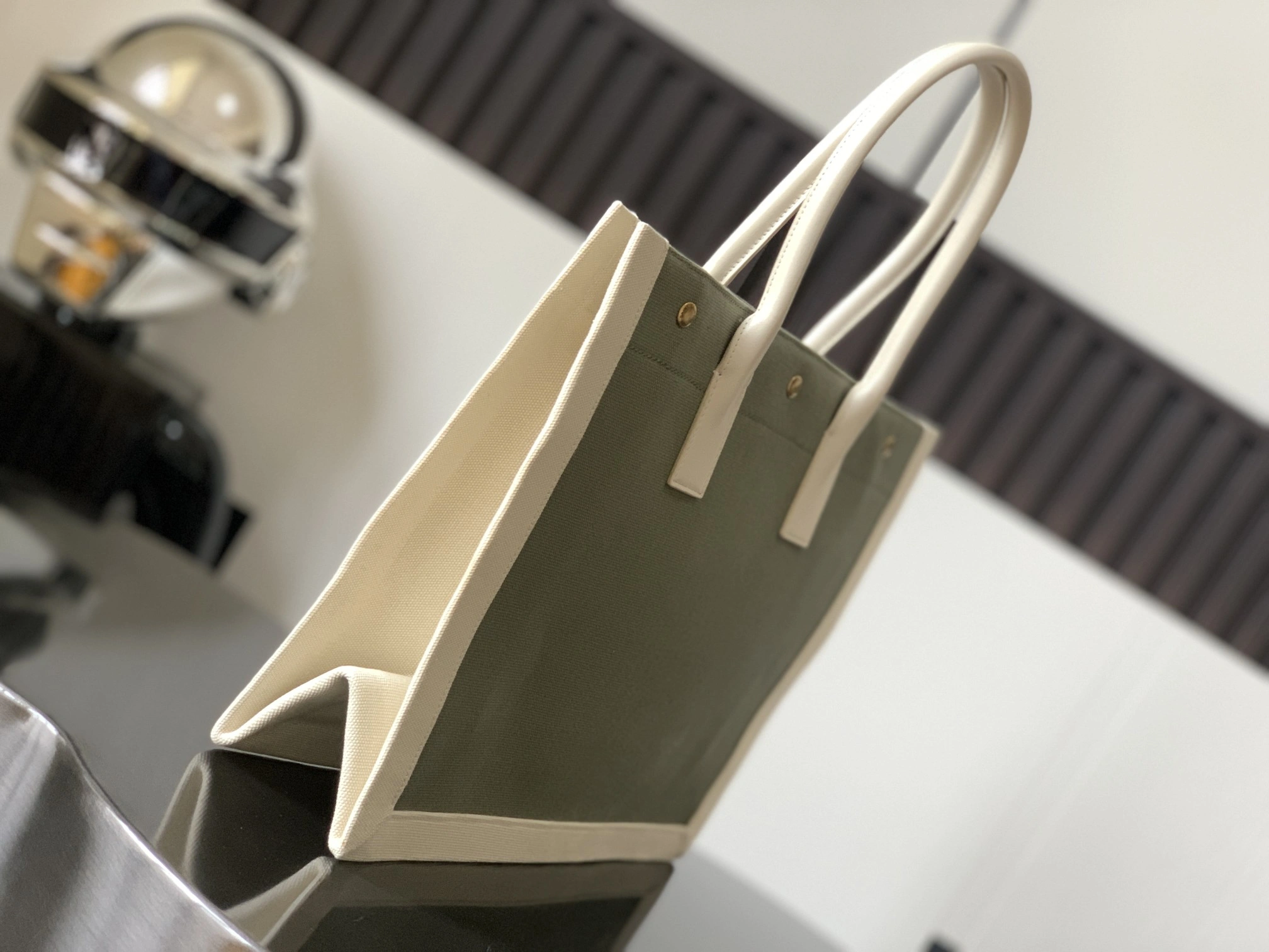 Low-cost YSL Shopping Bags