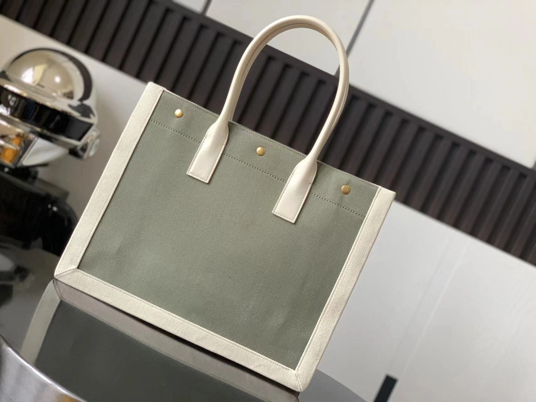 Low-cost YSL Shopping Bags