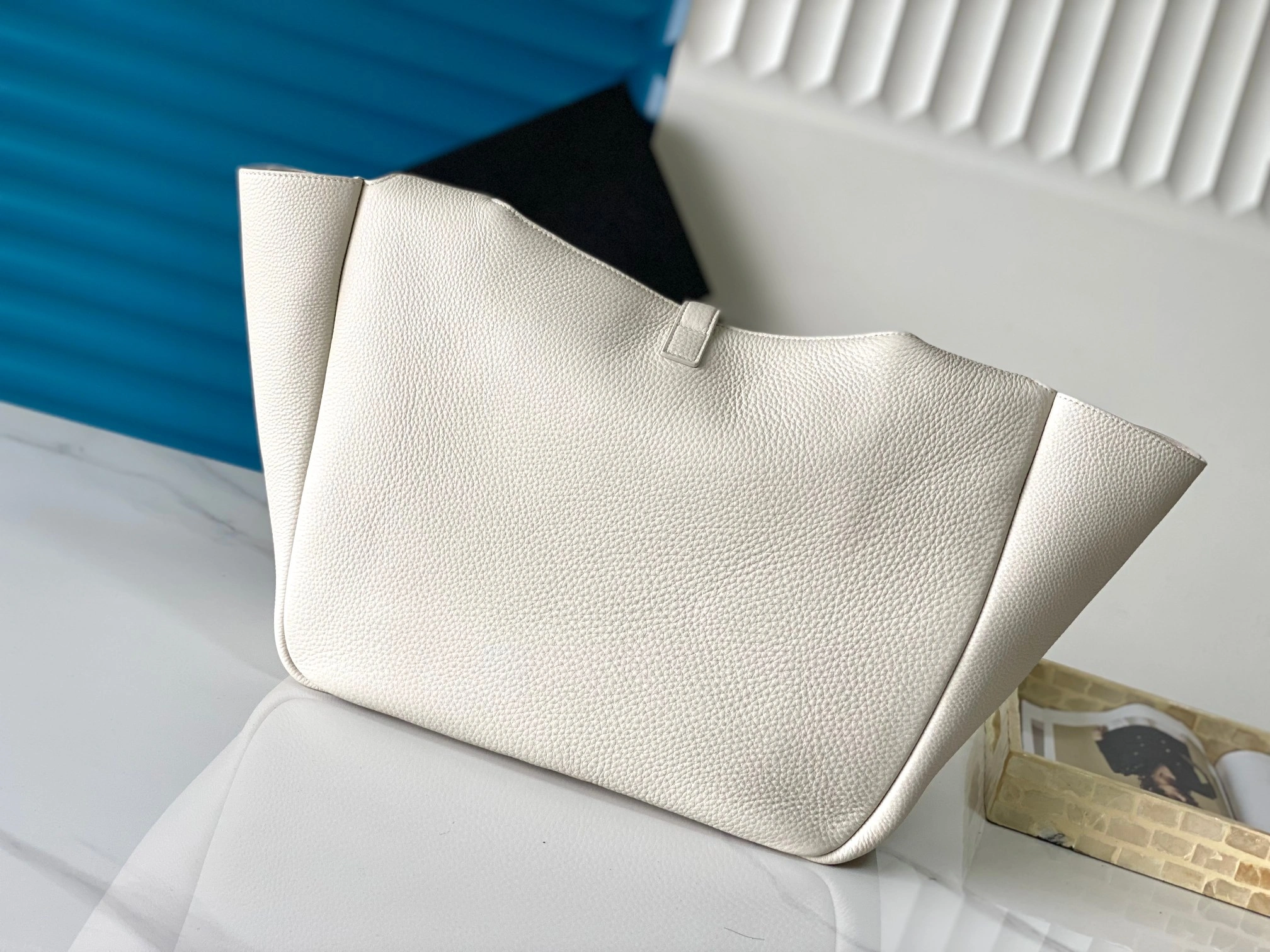 Brand-authenticated YSL Shopping Bags