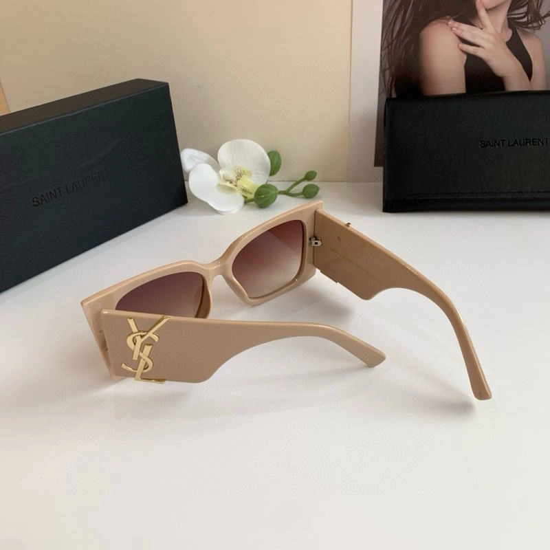 Accurate model YSL Sunglasses