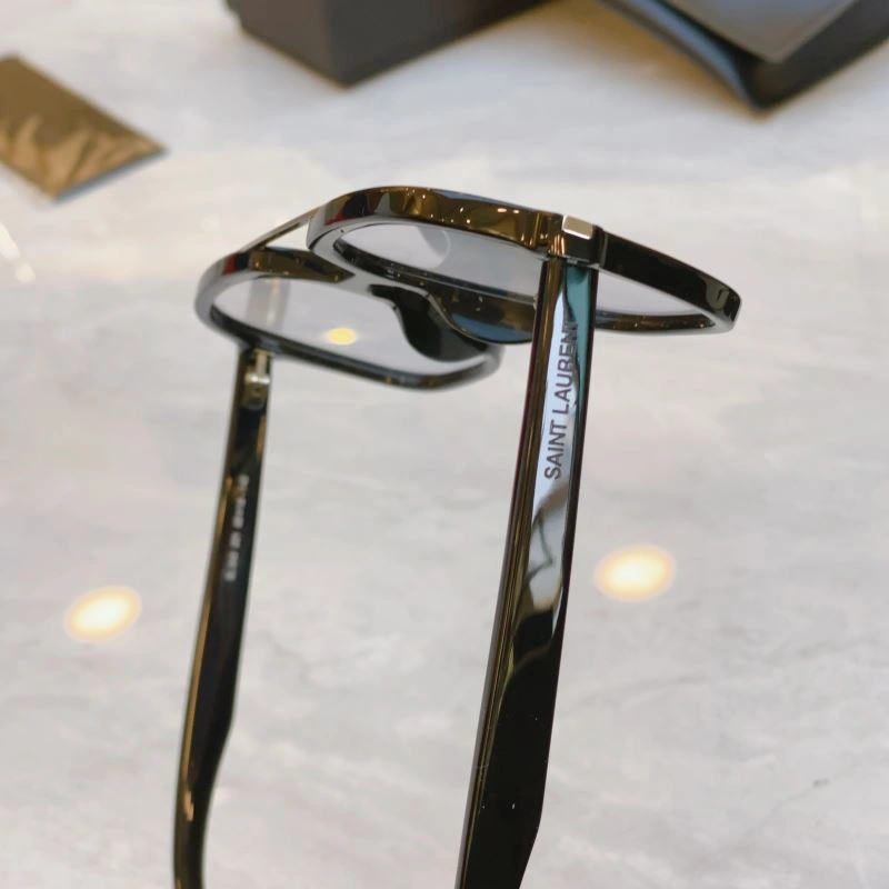 Low-cost YSL Sunglasses