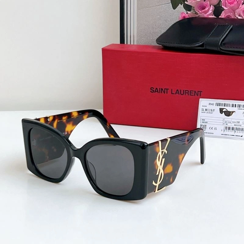 Exact replica YSL Sunglasses