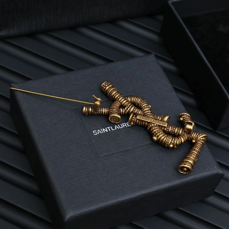 Top mirror Ysl Brooches